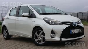 White Toyota Yaris 2014 in Riga, with an engine capacity of 1.50 L and mileage of 100 thousand km for 6850 €, photo 2 on AUTOMOTO.COM.LV