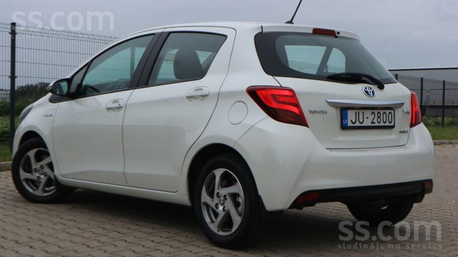 White Toyota Yaris 2014 in Riga, with an engine capacity of 1.50 L and mileage of 100 thousand km for 6850 €, photo 10 on AUTOMOTO.COM.LV