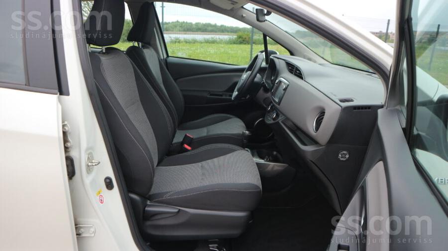 White Toyota Yaris 2014 in Riga, with an engine capacity of 1.50 L and mileage of 100 thousand km for 6850 €, photo 20 on AUTOMOTO.COM.LV
