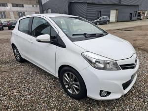 Balts Toyota Yaris 2014 Tauragė, ar dzinēja tilpumu 1.36 L un nobraukumu 370 tūkst. km par 3000 €, foto 7 vietnē AUTOMOTO.COM.LV