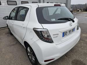 Balts Toyota Yaris 2014 Tauragė, ar dzinēja tilpumu 1.36 L un nobraukumu 370 tūkst. km par 3000 €, foto 24 vietnē AUTOMOTO.COM.LV