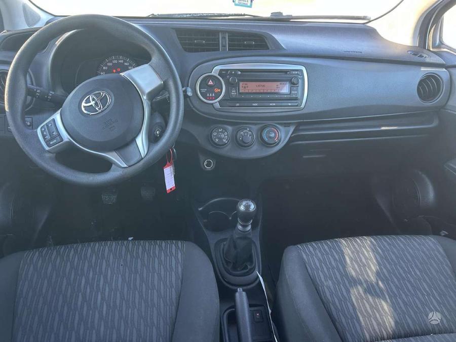 Balts Toyota Yaris 2014 Šauļi, ar dzinēja tilpumu 1.36 L un nobraukumu 190 tūkst. km par 4200 €, foto 10 vietnē AUTOMOTO.COM.LV