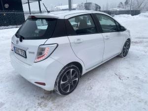 Balts Toyota Yaris 2014 Jonava, ar dzinēja tilpumu 1.00 L un nobraukumu 84 tūkst. km par 5900 €, foto 3 vietnē AUTOMOTO.COM.LV