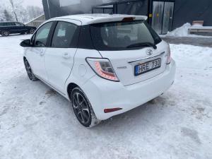 Balts Toyota Yaris 2014 Jonava, ar dzinēja tilpumu 1.00 L un nobraukumu 84 tūkst. km par 5900 €, foto 4 vietnē AUTOMOTO.COM.LV