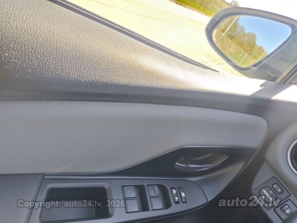 Balts Toyota Yaris 2014 Tallina, ar dzinēja tilpumu 1.50 L un nobraukumu 97 tūkst. km par 10900 €, foto 7 vietnē AUTOMOTO.COM.LV