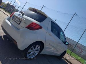 Белый Тойота Ярис 2014 в Таллин, объемом двигателя 1.50 л и пробегом 97 тыс. км за 10900 €, фото 14 на AUTOMOTO.COM.LV