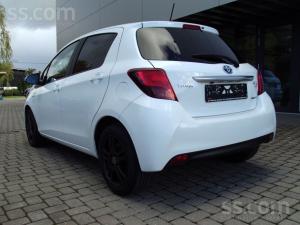 Balts Toyota Yaris 2014 Rīga, ar dzinēja tilpumu 1.50 L un nobraukumu 184 tūkst. km par 8300 €, foto 3 vietnē AUTOMOTO.COM.LV