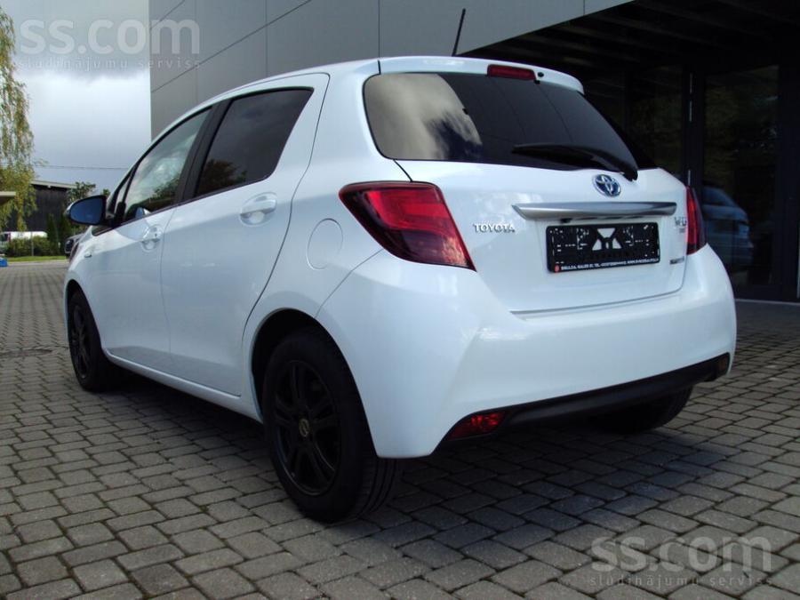 Balts Toyota Yaris 2014 Rīga, ar dzinēja tilpumu 1.50 L un nobraukumu 184 tūkst. km par 8300 €, foto 3 vietnē AUTOMOTO.COM.LV