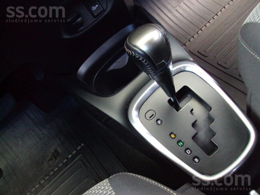 Balts Toyota Yaris 2014 Rīga, ar dzinēja tilpumu 1.50 L un nobraukumu 184 tūkst. km par 8300 €, foto 10 vietnē AUTOMOTO.COM.LV