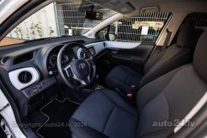Белый Тойота Ярис 2014 в Таллин, объемом двигателя 1.50 л и пробегом 244 тыс. км за 8990 €, фото 8 на AUTOMOTO.COM.LV