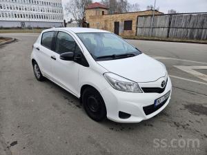 Balts Toyota Yaris 2014 Rīga, ar dzinēja tilpumu 1.30 L un nobraukumu 149 tūkst. km par 4790 €, foto 3 vietnē AUTOMOTO.COM.LV