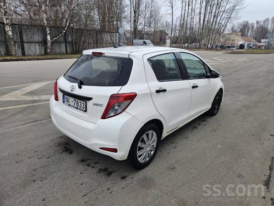 Balts Toyota Yaris 2014 Rīga, ar dzinēja tilpumu 1.30 L un nobraukumu 149 tūkst. km par 4790 €, foto 4 vietnē AUTOMOTO.COM.LV