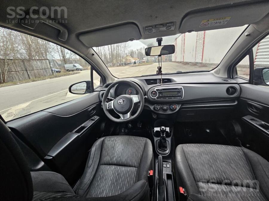 Balts Toyota Yaris 2014 Rīga, ar dzinēja tilpumu 1.30 L un nobraukumu 149 tūkst. km par 4790 €, foto 9 vietnē AUTOMOTO.COM.LV