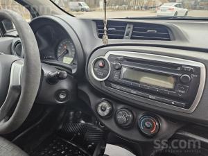 Balts Toyota Yaris 2014 Rīga, ar dzinēja tilpumu 1.30 L un nobraukumu 149 tūkst. km par 4790 €, foto 10 vietnē AUTOMOTO.COM.LV