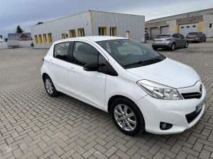 White Toyota Yaris 2014 in Taurage, with an engine capacity of 1.00 L and mileage of 220 thousand km for 4600 €, photo 4 on AUTOMOTO.COM.LV