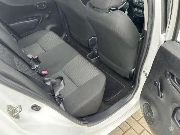 White Toyota Yaris 2014 in Taurage, with an engine capacity of 1.00 L and mileage of 220 thousand km for 4600 €, photo 10 on AUTOMOTO.COM.LV