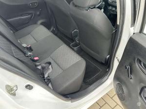 White Toyota Yaris 2014 in Taurage, with an engine capacity of 1.00 L and mileage of 220 thousand km for 4600 €, photo 11 on AUTOMOTO.COM.LV