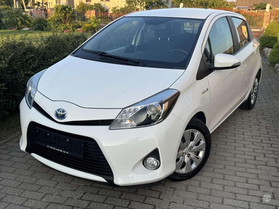 Balts Toyota Yaris 2014 Viļņa, ar dzinēja tilpumu 1.50 L un nobraukumu 106 tūkst. km par 7450 €, foto 4 vietnē AUTOMOTO.COM.LV