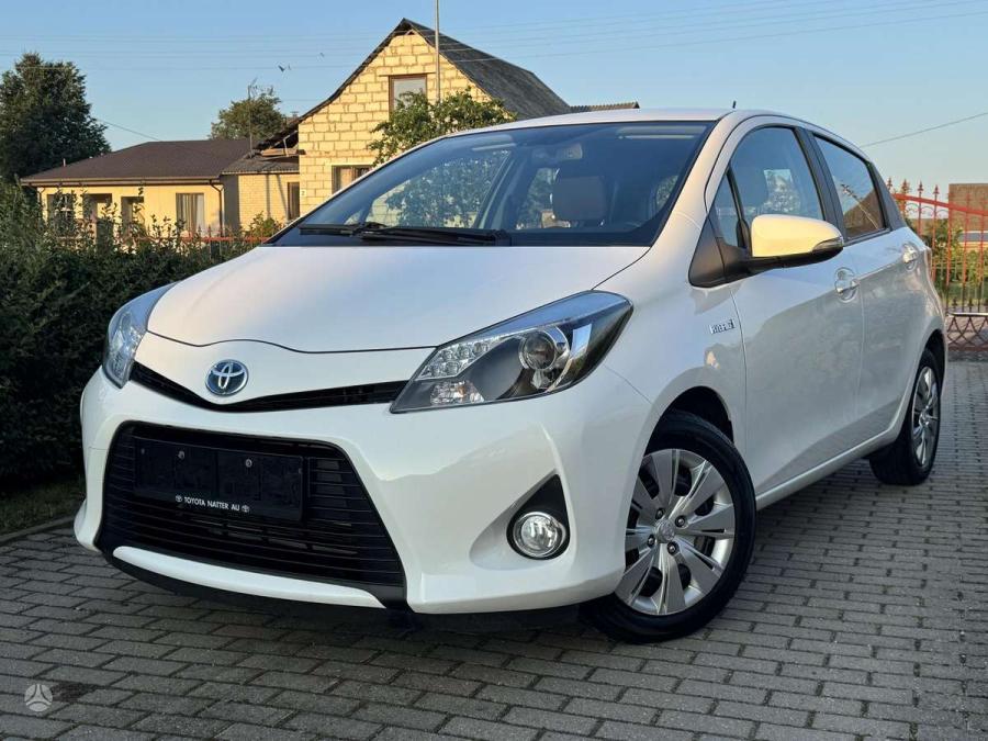 Balts Toyota Yaris 2014 Viļņa, ar dzinēja tilpumu 1.50 L un nobraukumu 106 tūkst. km par 7450 €, foto 6 vietnē AUTOMOTO.COM.LV