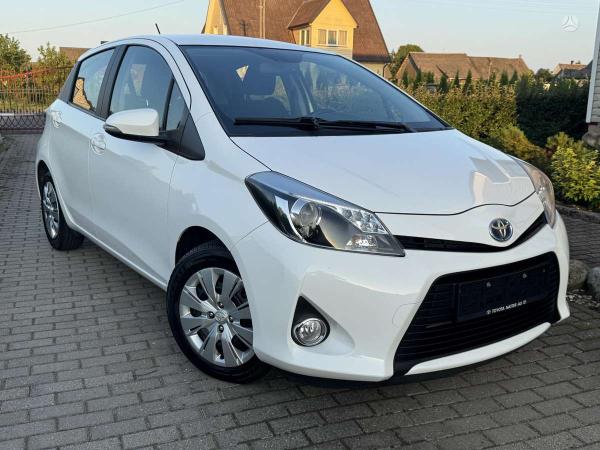 White Toyota Yaris 2014 in Vilnius, with an engine capacity of 1.50 L and mileage of 106 thousand km for 7450 €, photo 6 on AUTOMOTO.COM.LV