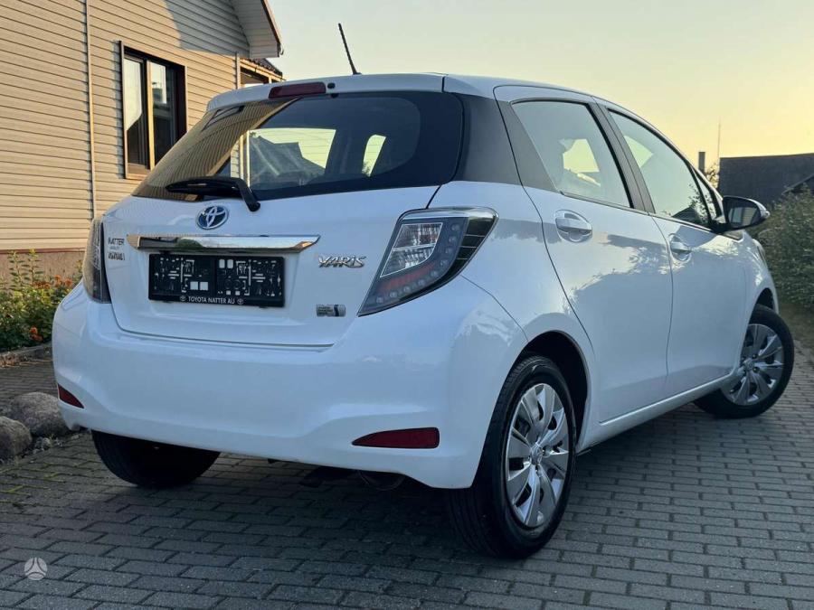 Balts Toyota Yaris 2014 Viļņa, ar dzinēja tilpumu 1.50 L un nobraukumu 106 tūkst. km par 7450 €, foto 8 vietnē AUTOMOTO.COM.LV