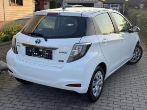 Balts Toyota Yaris 2014 Viļņa, ar dzinēja tilpumu 1.50 L un nobraukumu 106 tūkst. km par 7450 €, foto 11 vietnē AUTOMOTO.COM.LV