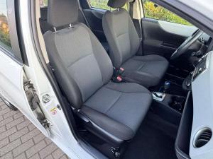 Balts Toyota Yaris 2014 Viļņa, ar dzinēja tilpumu 1.50 L un nobraukumu 106 tūkst. km par 7450 €, foto 17 vietnē AUTOMOTO.COM.LV