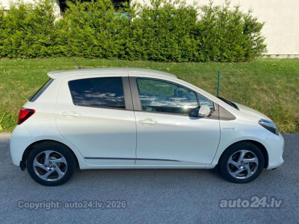 White Toyota Yaris 2014 in Tallinn, with an engine capacity of 1.50 L and mileage of 96 thousand km for 7600 €, photo 1 on AUTOMOTO.COM.LV