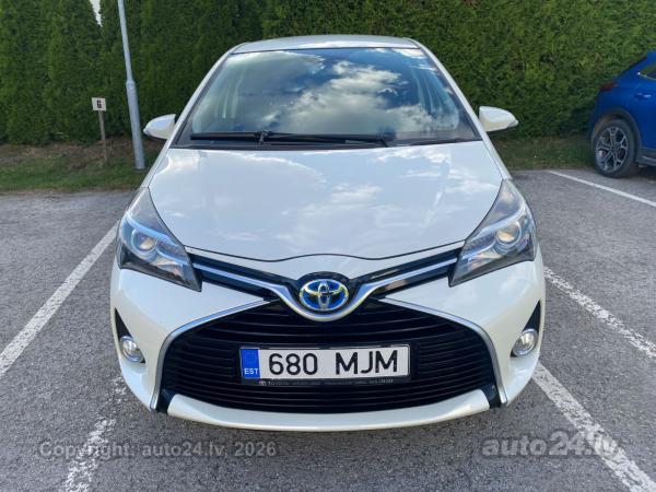 White Toyota Yaris 2014 in Tallinn, with an engine capacity of 1.50 L and mileage of 96 thousand km for 7600 €, photo 2 on AUTOMOTO.COM.LV