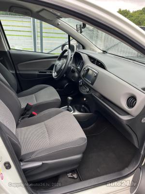Balts Toyota Yaris 2014 Tallina, ar dzinēja tilpumu 1.50 L un nobraukumu 97 tūkst. km par 8790 €, foto 9 vietnē AUTOMOTO.COM.LV