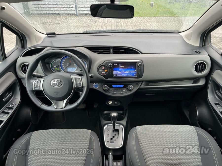 Balts Toyota Yaris 2014 Tallina, ar dzinēja tilpumu 1.50 L un nobraukumu 97 tūkst. km par 8790 €, foto 10 vietnē AUTOMOTO.COM.LV