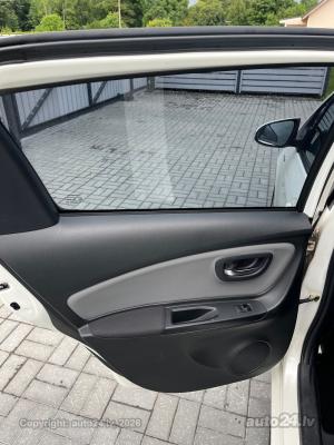 Balts Toyota Yaris 2014 Tallina, ar dzinēja tilpumu 1.50 L un nobraukumu 97 tūkst. km par 8790 €, foto 16 vietnē AUTOMOTO.COM.LV