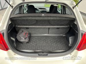 Balts Toyota Yaris 2014 Tallina, ar dzinēja tilpumu 1.50 L un nobraukumu 97 tūkst. km par 8790 €, foto 18 vietnē AUTOMOTO.COM.LV