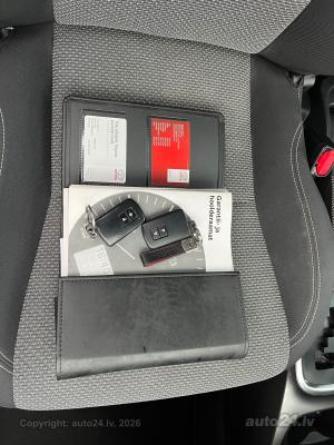 Balts Toyota Yaris 2014 Tallina, ar dzinēja tilpumu 1.50 L un nobraukumu 97 tūkst. km par 8790 €, foto 21 vietnē AUTOMOTO.COM.LV