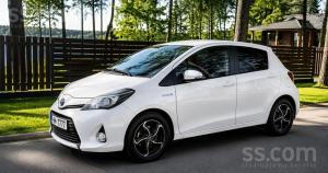 Balts Toyota Yaris 2014 Rīga, ar dzinēja tilpumu 1.50 L un nobraukumu 300 tūkst. km par 5700 €, foto 3 vietnē AUTOMOTO.COM.LV
