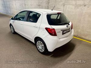 White Toyota Yaris 2014 in Tallinn, with an engine capacity of 1.50 L and mileage of 173 thousand km for 6495 €, photo 6 on AUTOMOTO.COM.LV
