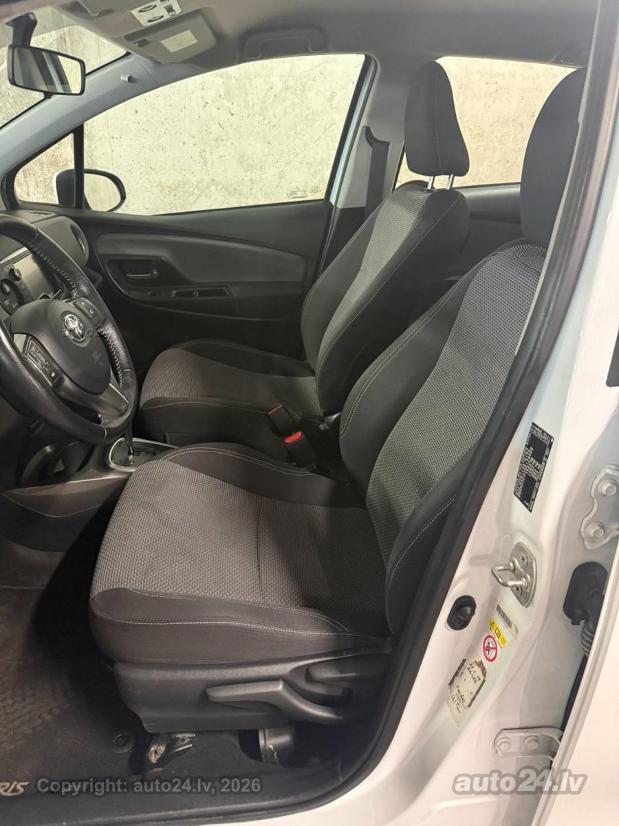 White Toyota Yaris 2014 in Tallinn, with an engine capacity of 1.50 L and mileage of 173 thousand km for 6495 €, photo 12 on AUTOMOTO.COM.LV