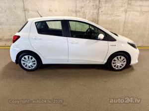 White Toyota Yaris 2014 in Tallinn, with an engine capacity of 1.50 L and mileage of 173 thousand km for 6495 €, photo 17 on AUTOMOTO.COM.LV