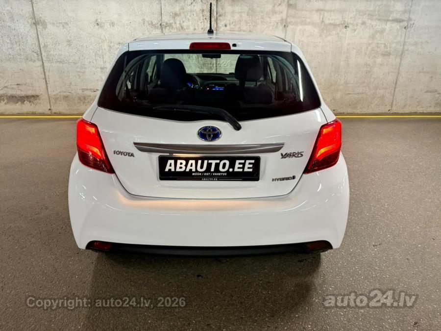 White Toyota Yaris 2014 in Tallinn, with an engine capacity of 1.50 L and mileage of 173 thousand km for 6495 €, photo 20 on AUTOMOTO.COM.LV
