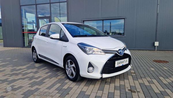 Balts Toyota Yaris 2014 Šauļi, ar dzinēja tilpumu 1.50 L un nobraukumu 250 tūkst. km par 6990 €, foto 1 vietnē AUTOMOTO.COM.LV