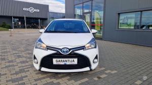 Balts Toyota Yaris 2014 Šauļi, ar dzinēja tilpumu 1.50 L un nobraukumu 250 tūkst. km par 6990 €, foto 3 vietnē AUTOMOTO.COM.LV