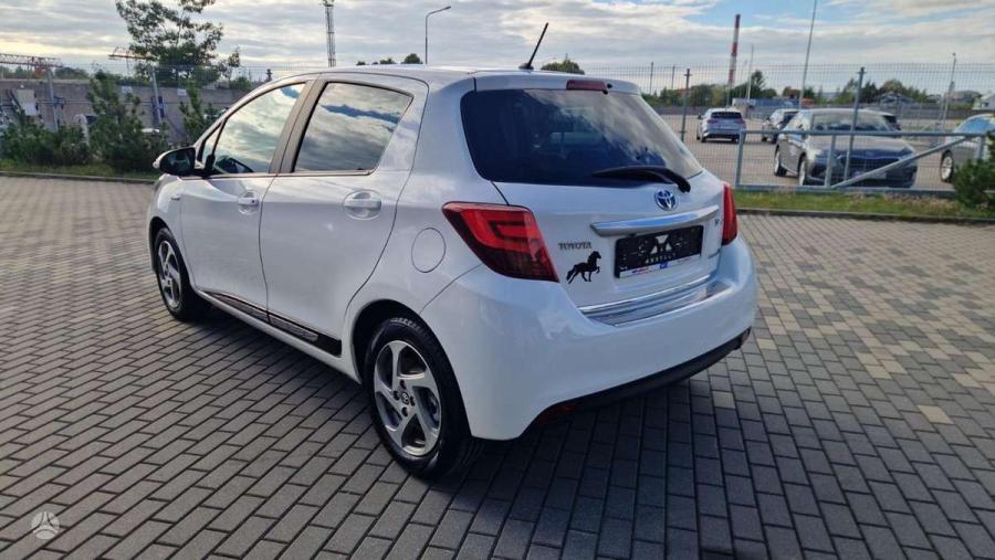 Balts Toyota Yaris 2014 Šauļi, ar dzinēja tilpumu 1.50 L un nobraukumu 250 tūkst. km par 6990 €, foto 7 vietnē AUTOMOTO.COM.LV