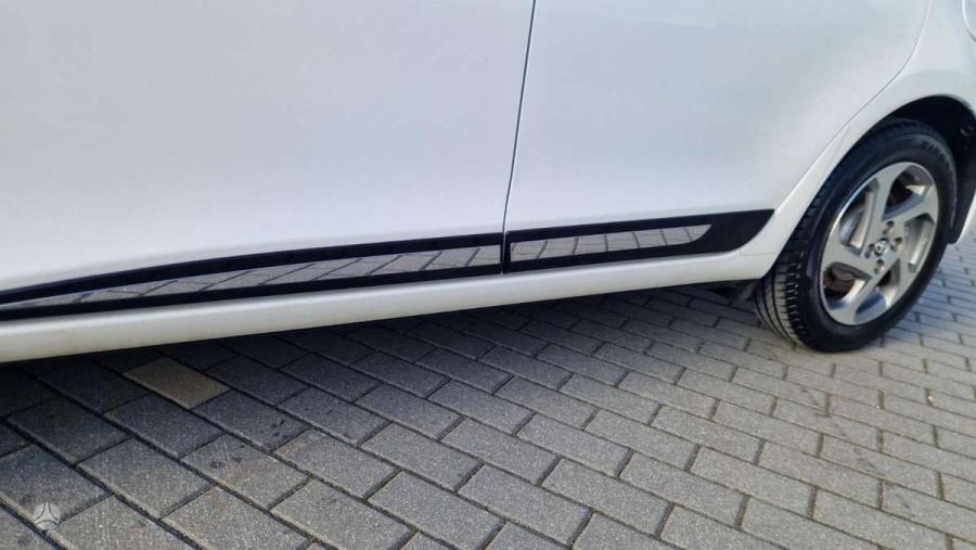 Balts Toyota Yaris 2014 Šauļi, ar dzinēja tilpumu 1.50 L un nobraukumu 250 tūkst. km par 6990 €, foto 10 vietnē AUTOMOTO.COM.LV