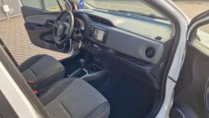 Balts Toyota Yaris 2014 Šauļi, ar dzinēja tilpumu 1.50 L un nobraukumu 250 tūkst. km par 6990 €, foto 13 vietnē AUTOMOTO.COM.LV