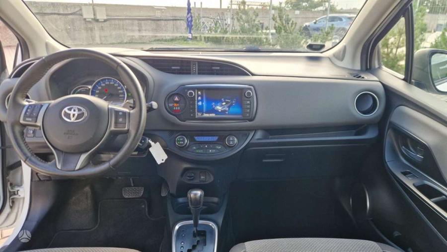 Balts Toyota Yaris 2014 Šauļi, ar dzinēja tilpumu 1.50 L un nobraukumu 250 tūkst. km par 6990 €, foto 15 vietnē AUTOMOTO.COM.LV