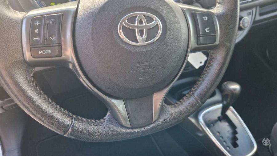 Balts Toyota Yaris 2014 Šauļi, ar dzinēja tilpumu 1.50 L un nobraukumu 250 tūkst. km par 6990 €, foto 18 vietnē AUTOMOTO.COM.LV