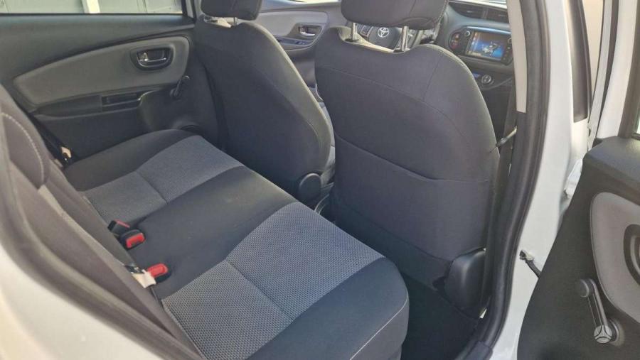 Balts Toyota Yaris 2014 Šauļi, ar dzinēja tilpumu 1.50 L un nobraukumu 250 tūkst. km par 6990 €, foto 22 vietnē AUTOMOTO.COM.LV