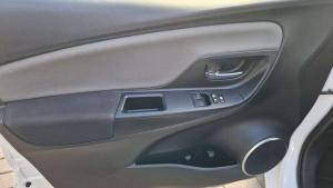 Balts Toyota Yaris 2014 Šauļi, ar dzinēja tilpumu 1.50 L un nobraukumu 250 tūkst. km par 6990 €, foto 24 vietnē AUTOMOTO.COM.LV