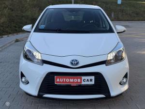 Balts Toyota Yaris 2014 Viļņa, ar dzinēja tilpumu 1.50 L un nobraukumu 171 tūkst. km par 8350 €, foto 4 vietnē AUTOMOTO.COM.LV