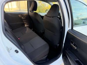 Balts Toyota Yaris 2014 Viļņa, ar dzinēja tilpumu 1.50 L un nobraukumu 171 tūkst. km par 8350 €, foto 19 vietnē AUTOMOTO.COM.LV